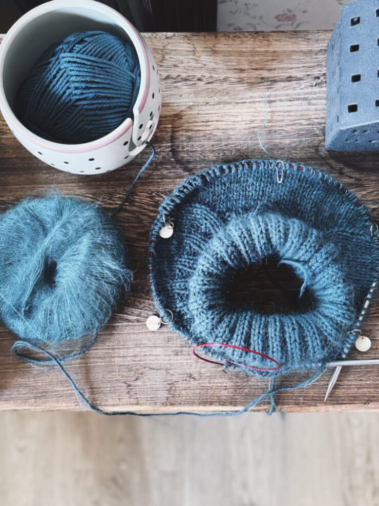 Truudi Sweater – Rollkragenpullover stricken ohne Naht ...